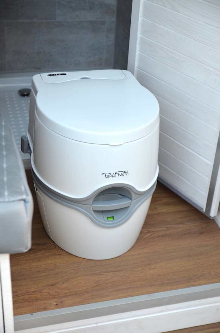 Thetford Porta Potti 565P im Test: Campingtoilette in neuartigem Design